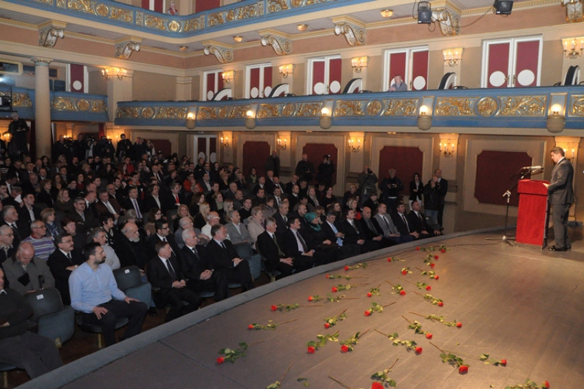Obilježen Dan sjećanja na sve poginule građane Sarajeva | Općina Centar ...