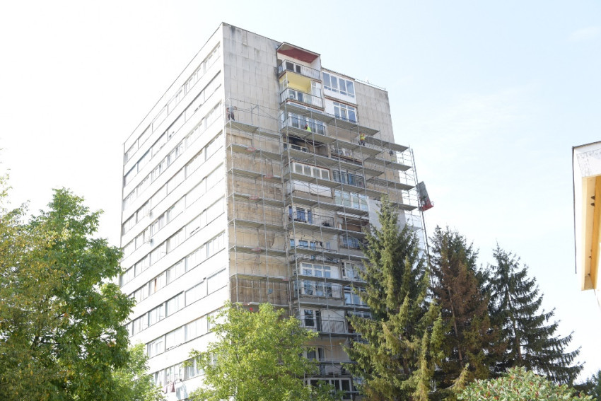 Počelo postavljanje termo fasade na neboderu u Ulici Patriotske lige ...