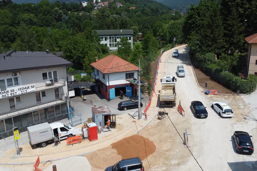 Napreduju radovi na rekonstrukciji i proširenju Nahorevske ulice ... Napreduju radovi na rekonstrukciji i proširenju Nahorevske ulice ...